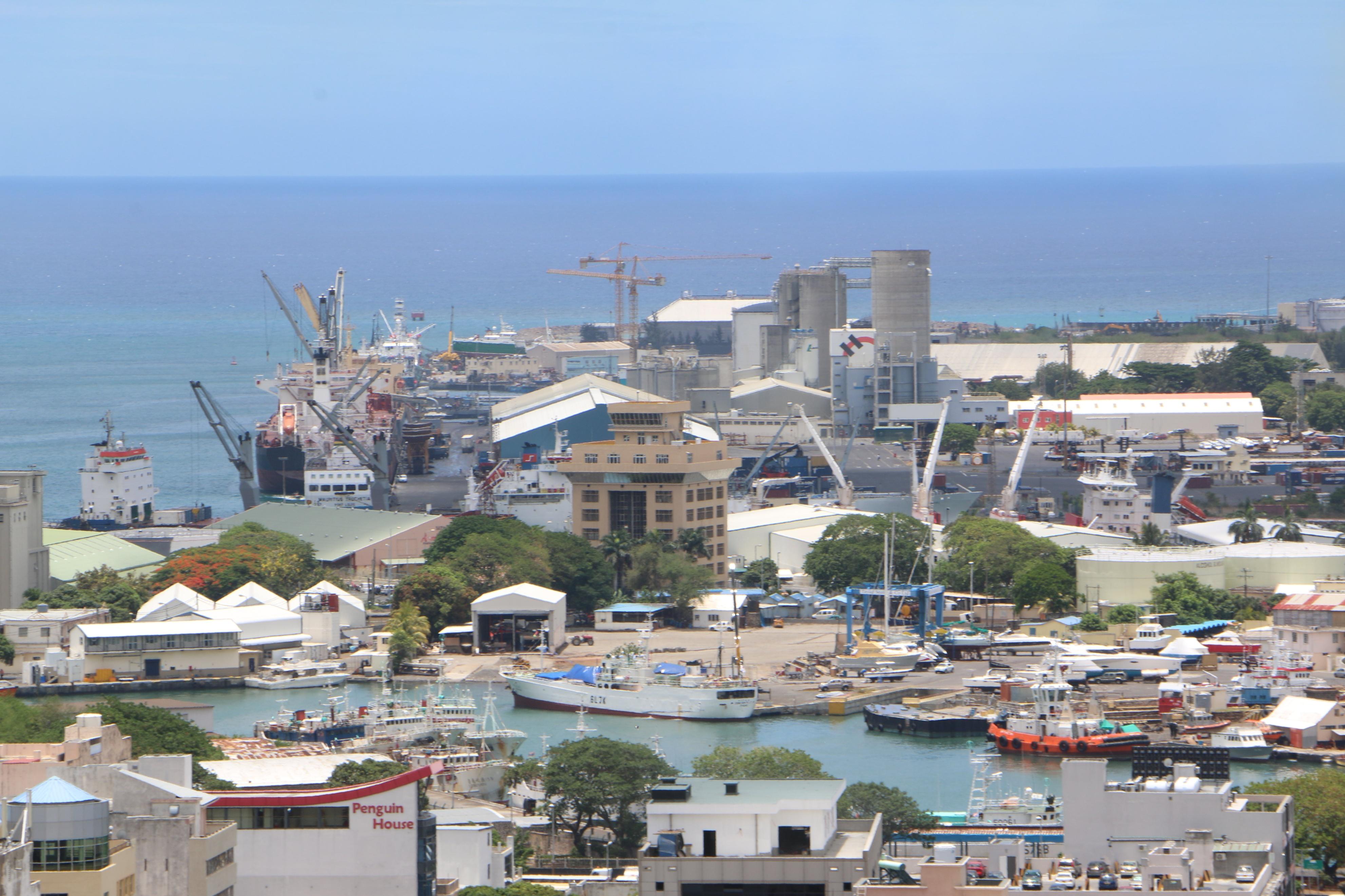 路易（Port Louis,‌MUPLU）是哪个国家的港口？ - 嘉事达国际搬家